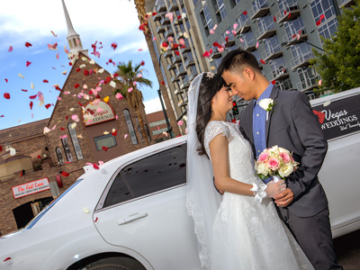 Drive Thru Wedding Packages in Las Vegas for $89 - $319